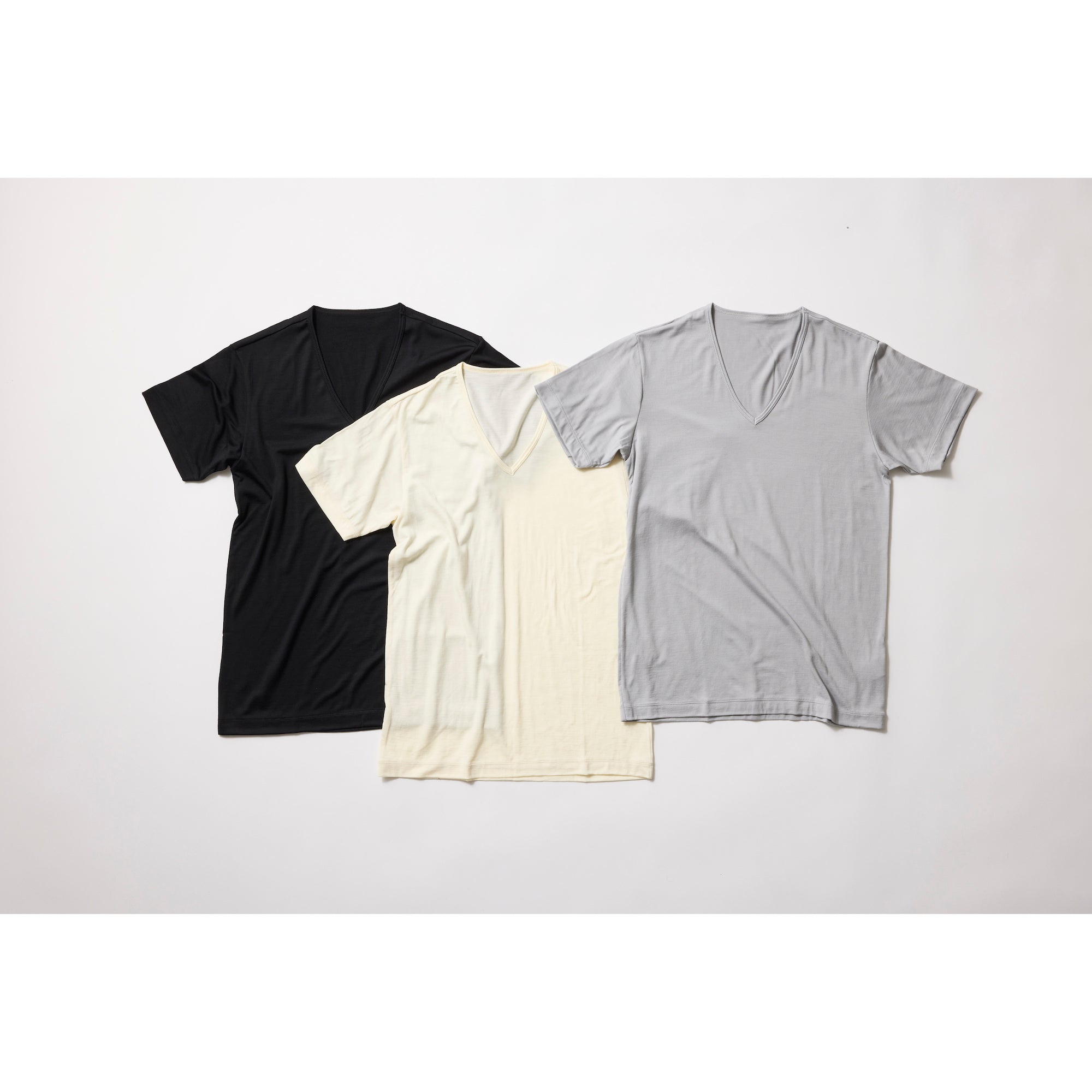 VネックインナーTシャツ ウォッシャブルウール(15.5μ) – NIKKE 1896